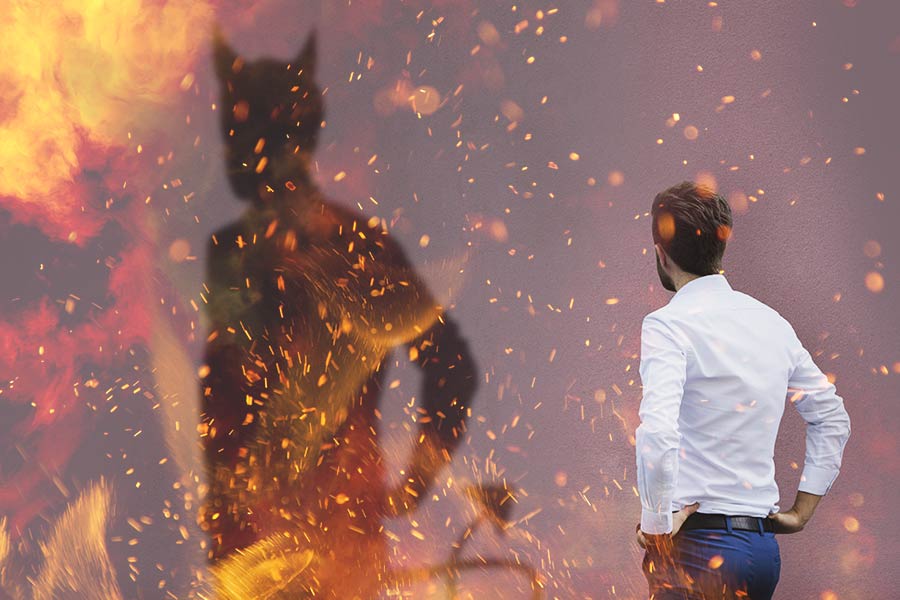 'B****' & 'flirt': Banker vows to make boss' 'life hell', tribunal ...