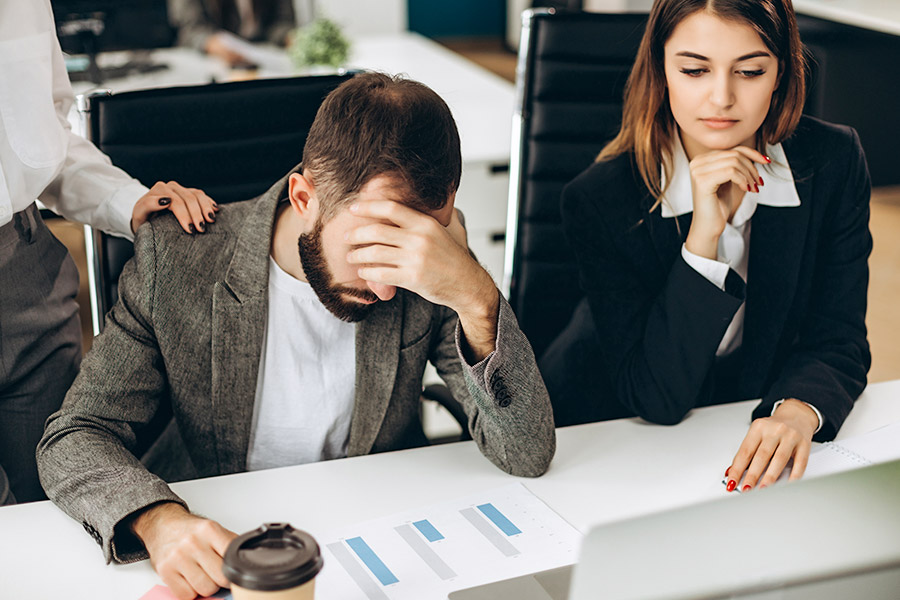Dealing with a negative co-worker | | HR Grapevine | Feature
