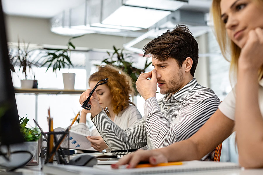 These GROSS office habits could spread serious illness | | HR Grapevine ...