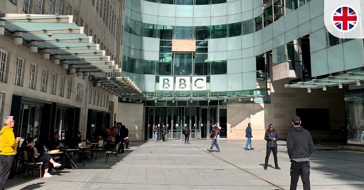 BBC axing up to 2,000 jobs as broadcaster seeks £500m savings | Pay ...
