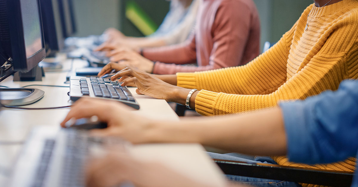 More than half of employers want hybrid staff back in the office ...