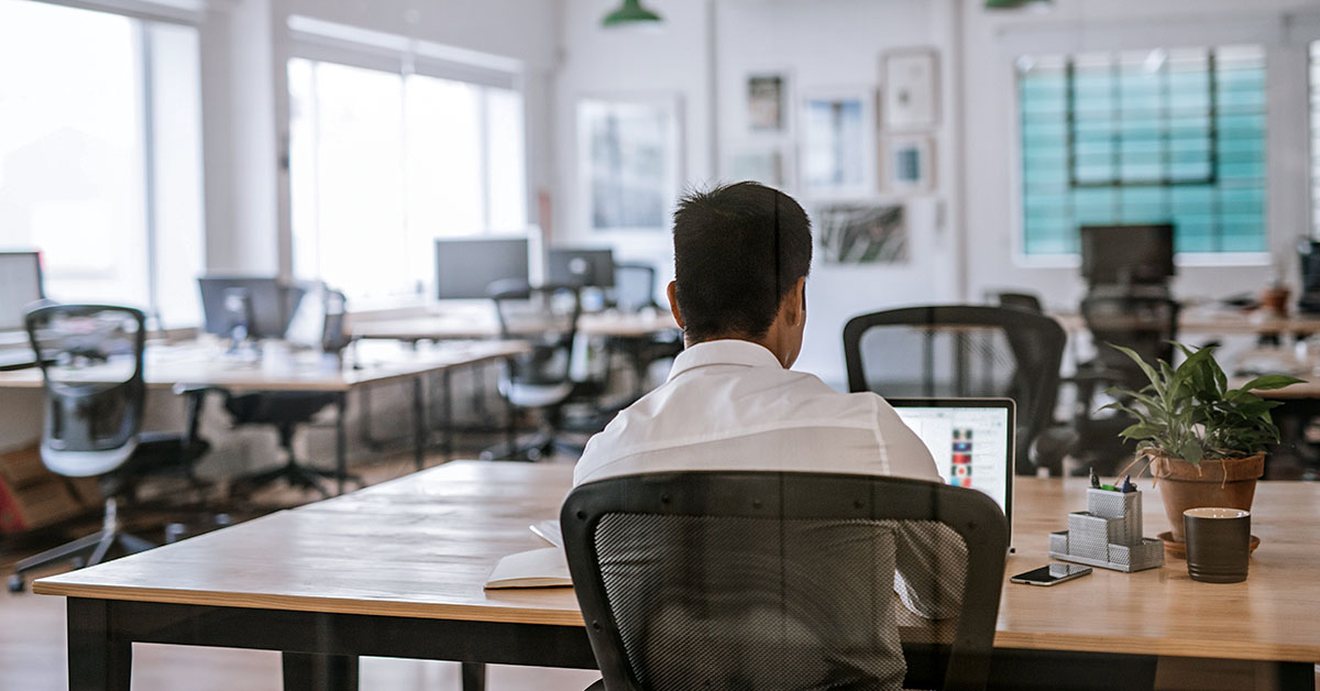 One in four employees 'feel like outsiders' at work | Employee ...