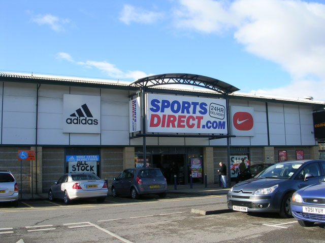 Sports Direct staff cash in big pay off shares | | HR Grapevine | News