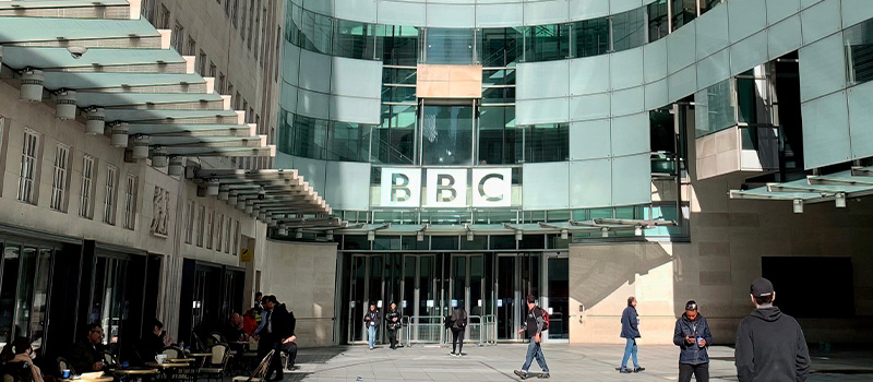 BBC axing up to 2,000 jobs as broadcaster seeks £500m savings | Pay ...