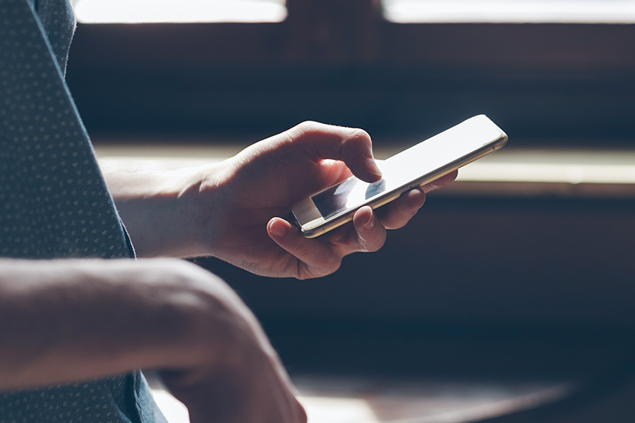 What is 'nomophobia'? | Technology & People | HR Grapevine | News