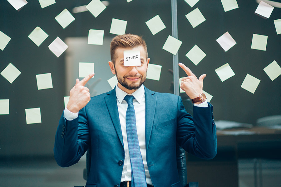 3 things that make you look stupid at work | | HR Grapevine | Feature