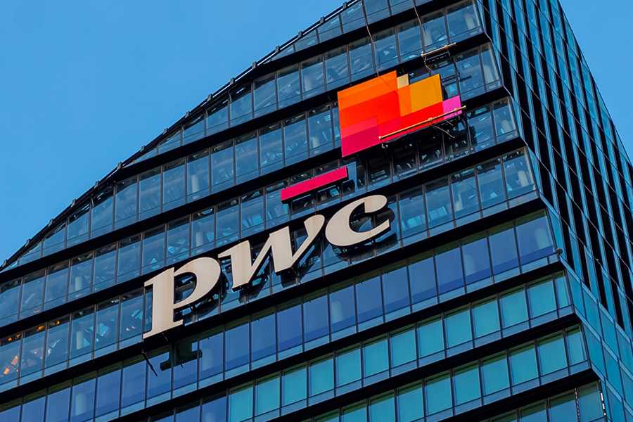 Lloyd's investigates ex-CEO's alleged relationship with colleague after ...