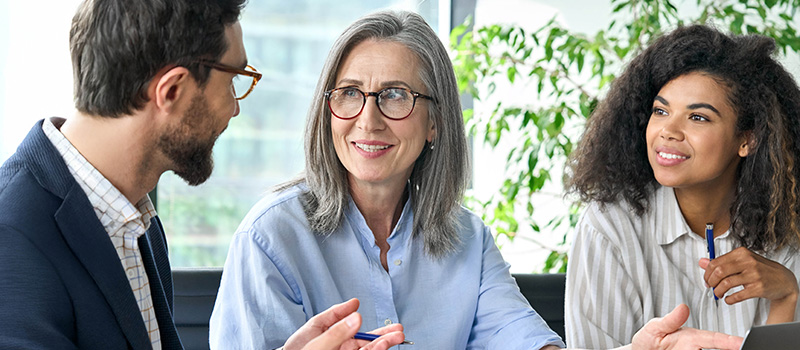 Deloitte ties staff bonuses to office attendance in RTO push | Talent ...